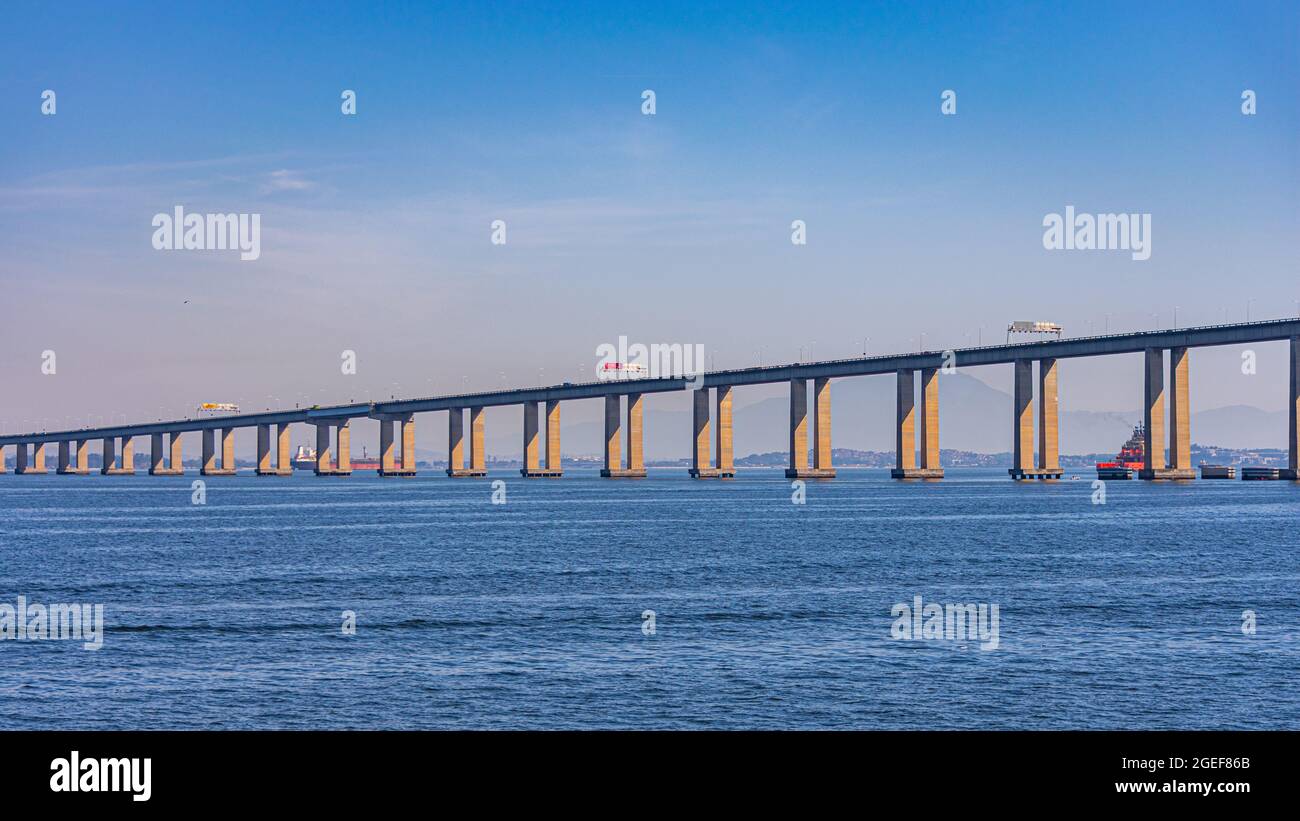 Presidente Costa e Silva Bridge, popularly known as the Rio-Niterói ...