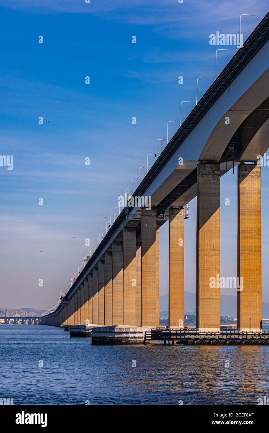Presidente Costa e Silva Bridge, popularly known as the Rio-Niterói ...
