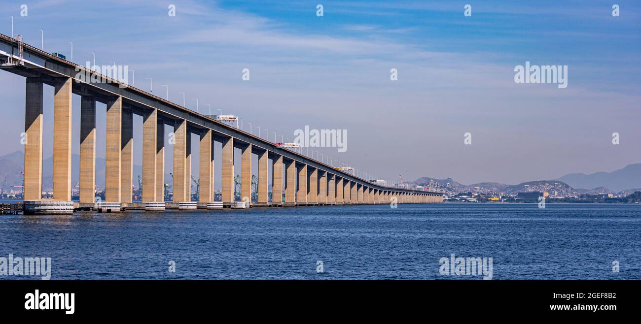 Presidente Costa e Silva Bridge, popularly known as the Rio-Niterói ...
