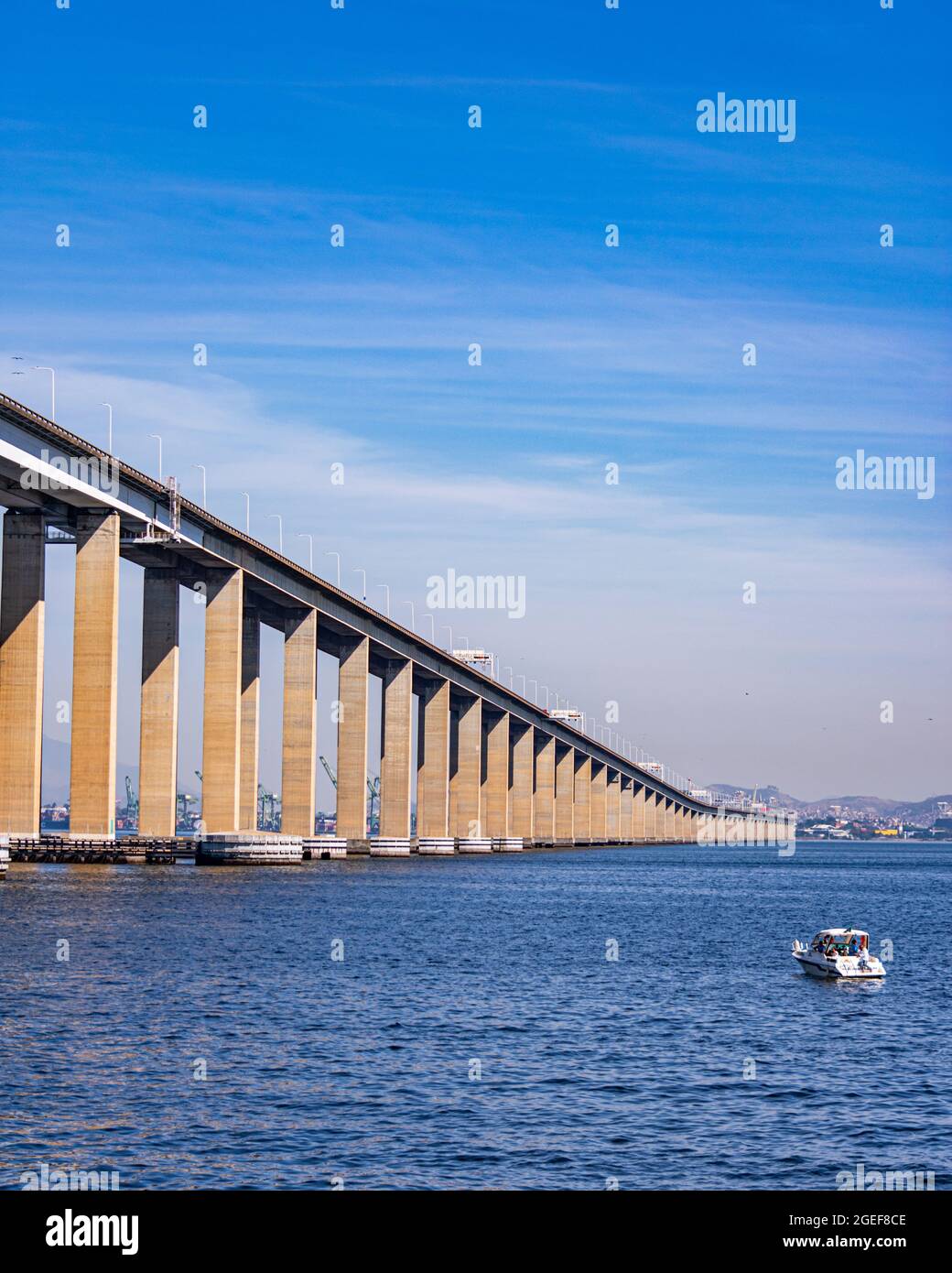 Presidente Costa e Silva Bridge, popularly known as the Rio-Niterói ...