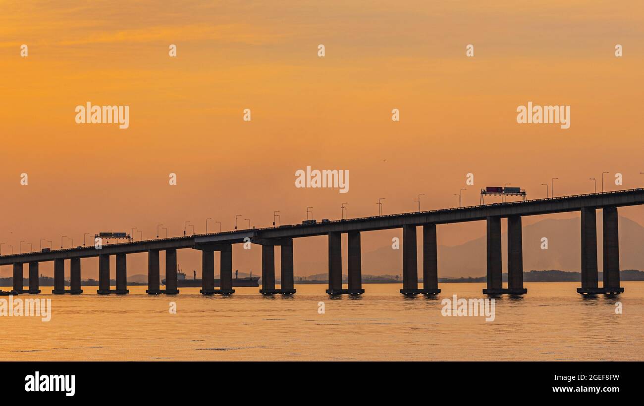 Presidente Costa e Silva Bridge, popularly known as the Rio-Niterói ...
