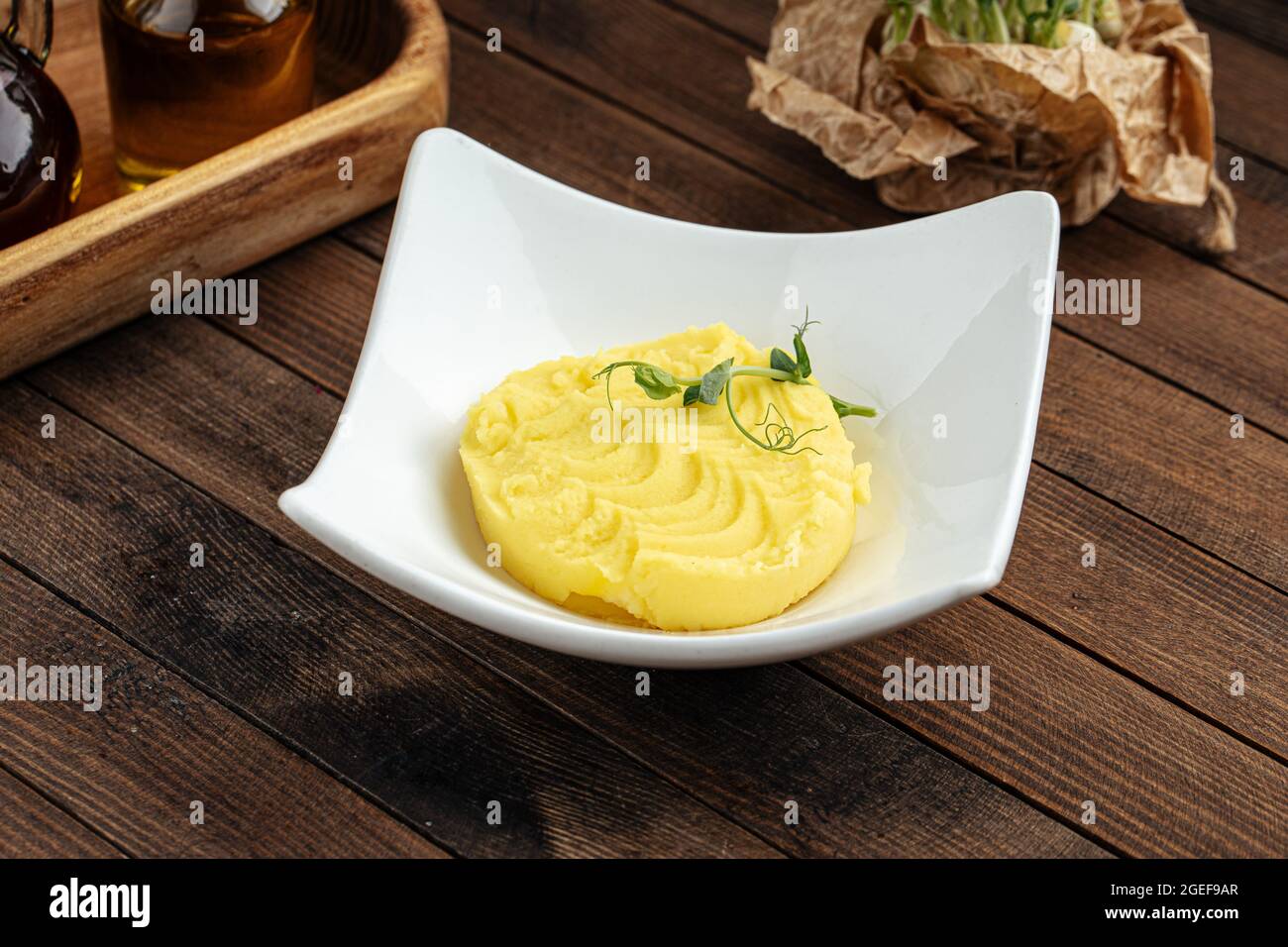 Plate of mashed potato garnish portion Stock Photo - Alamy