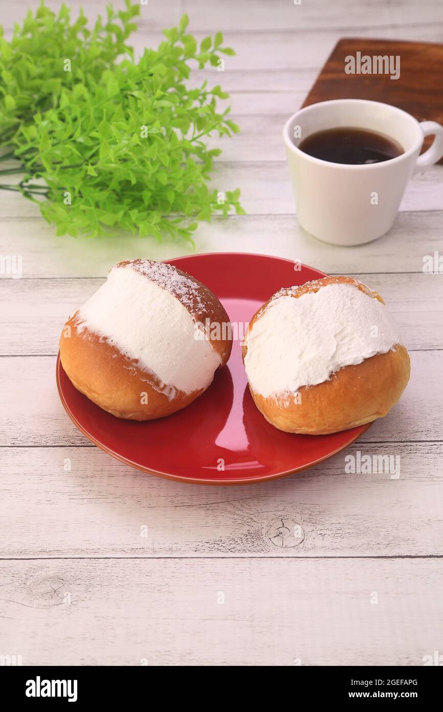Maritozzo rome hi-res stock photography and images - Alamy