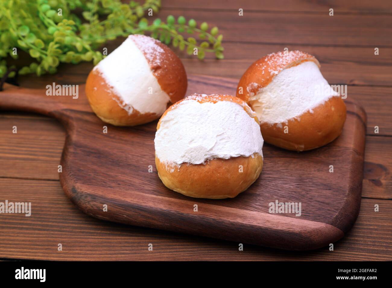 Cream bun italy style hi-res stock photography and images - Alamy