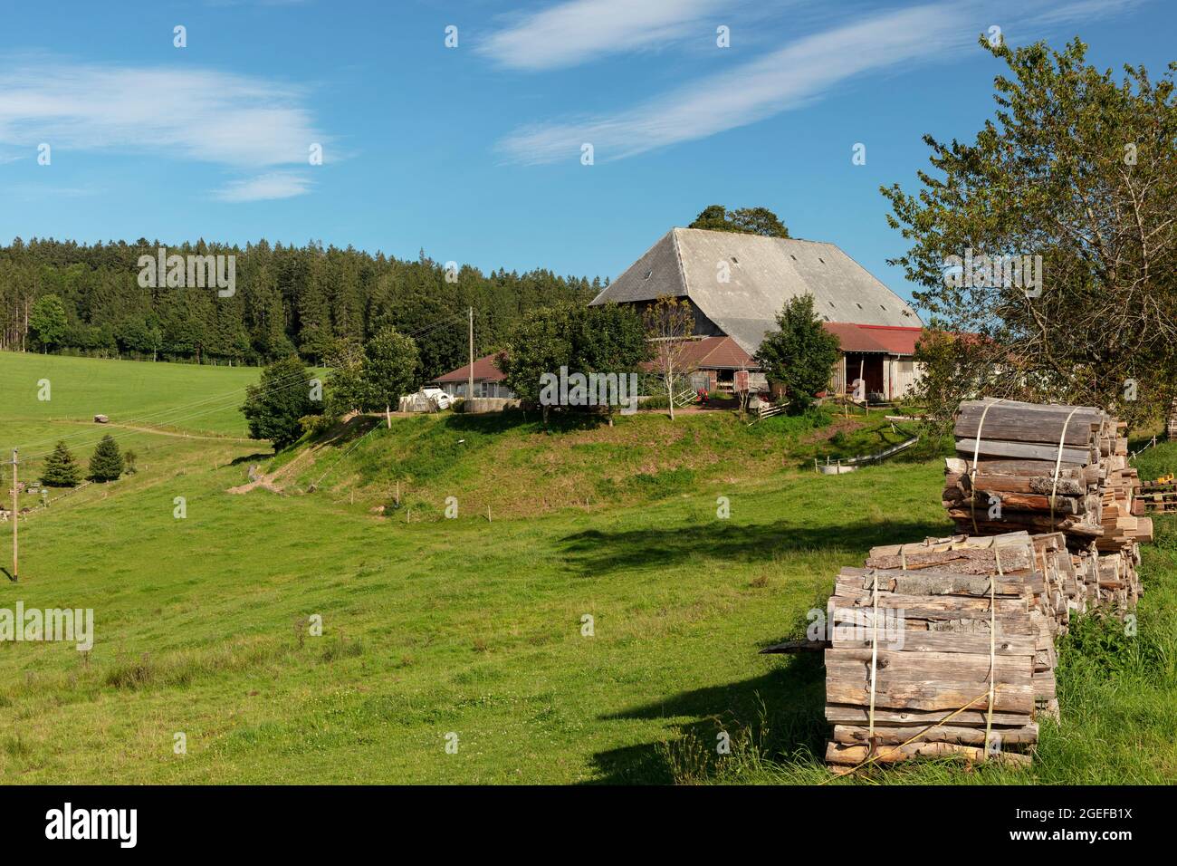 Deserted farm house hi-res stock photography and images - Alamy