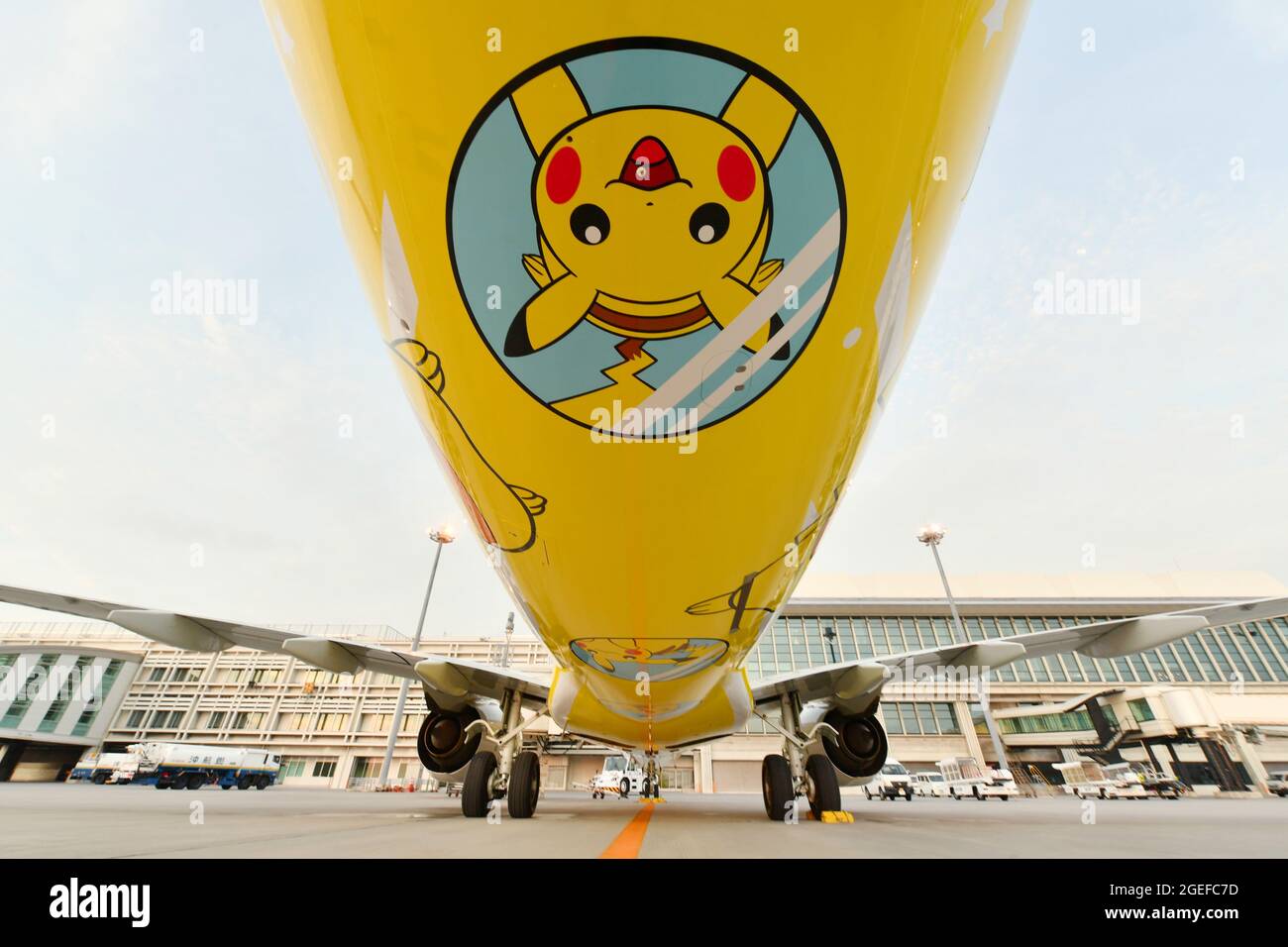 Skymark Pikachu Jet BC (737-800, JA73AB) arriving at Naha Airport, on ...