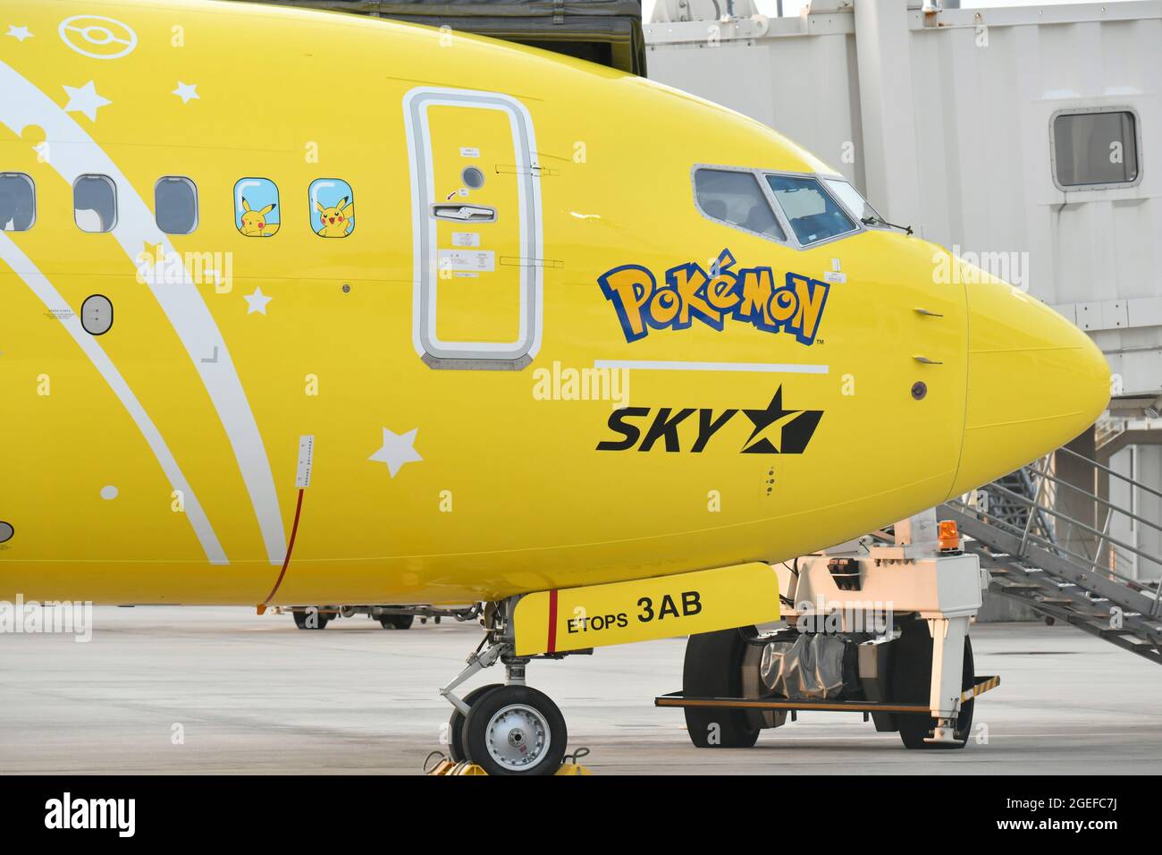 Skymark Pikachu Jet BC (737-800, JA73AB) arriving at Naha Airport, on ...