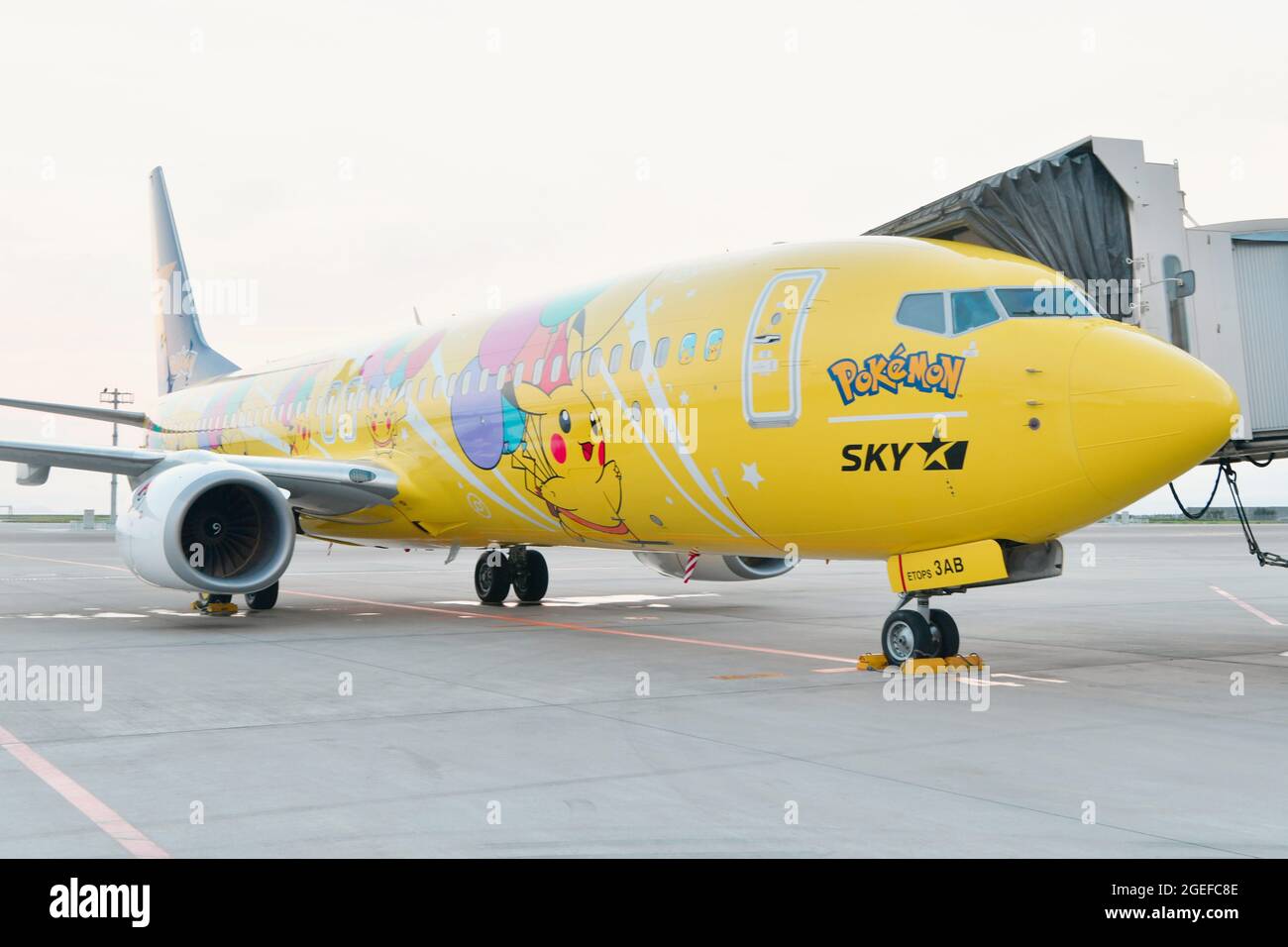 Skymark Pikachu Jet BC (737-800, JA73AB) arriving at Naha Airport, on ...
