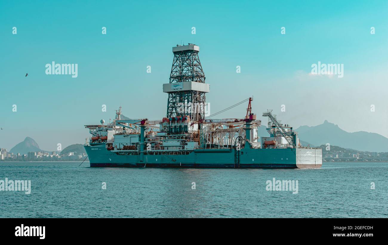 Oil exploration platform anchored in Guanabara Bay, Rio de Janeiro ...