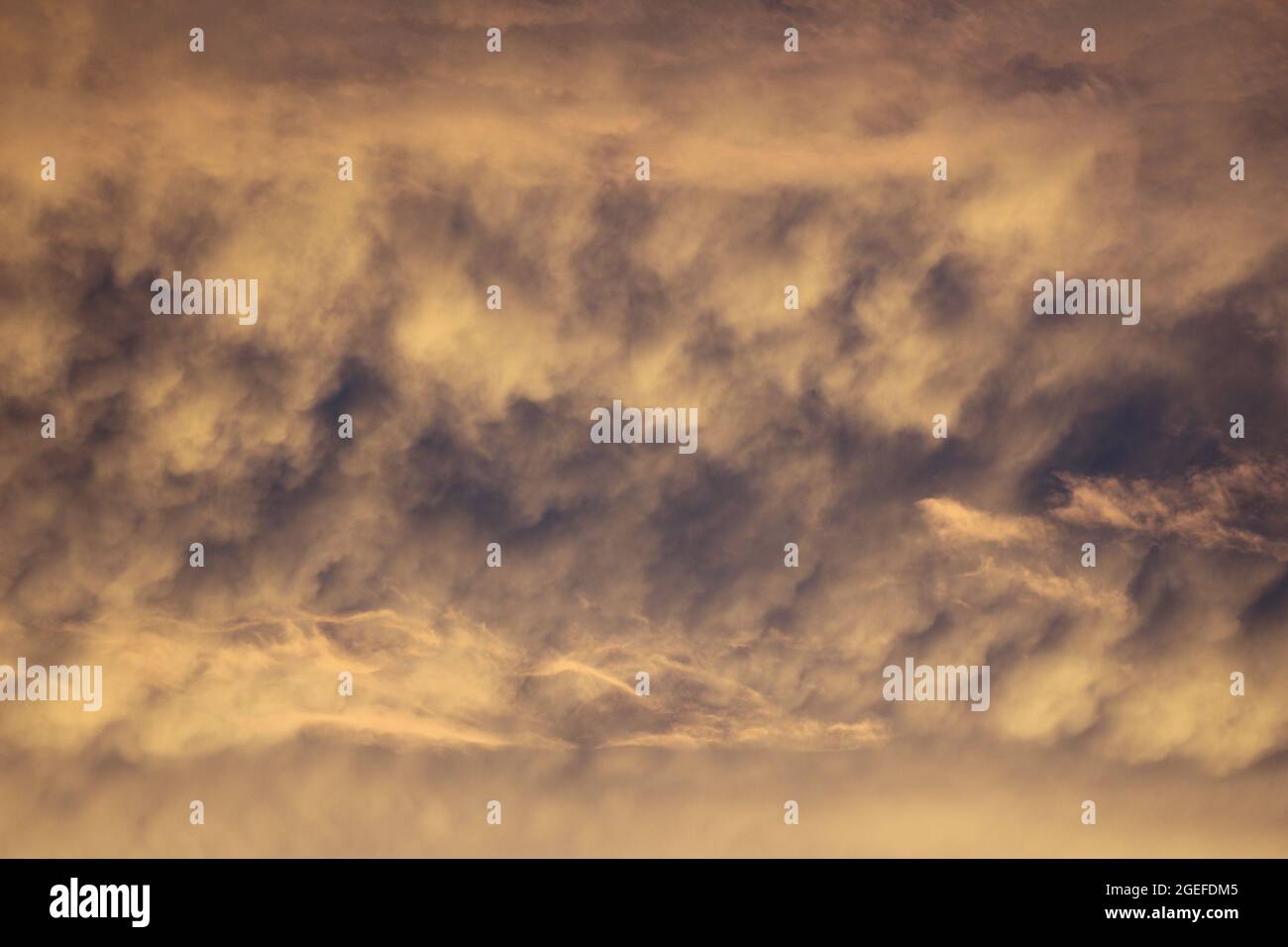 White clouds form above hi-res stock photography and images - Alamy