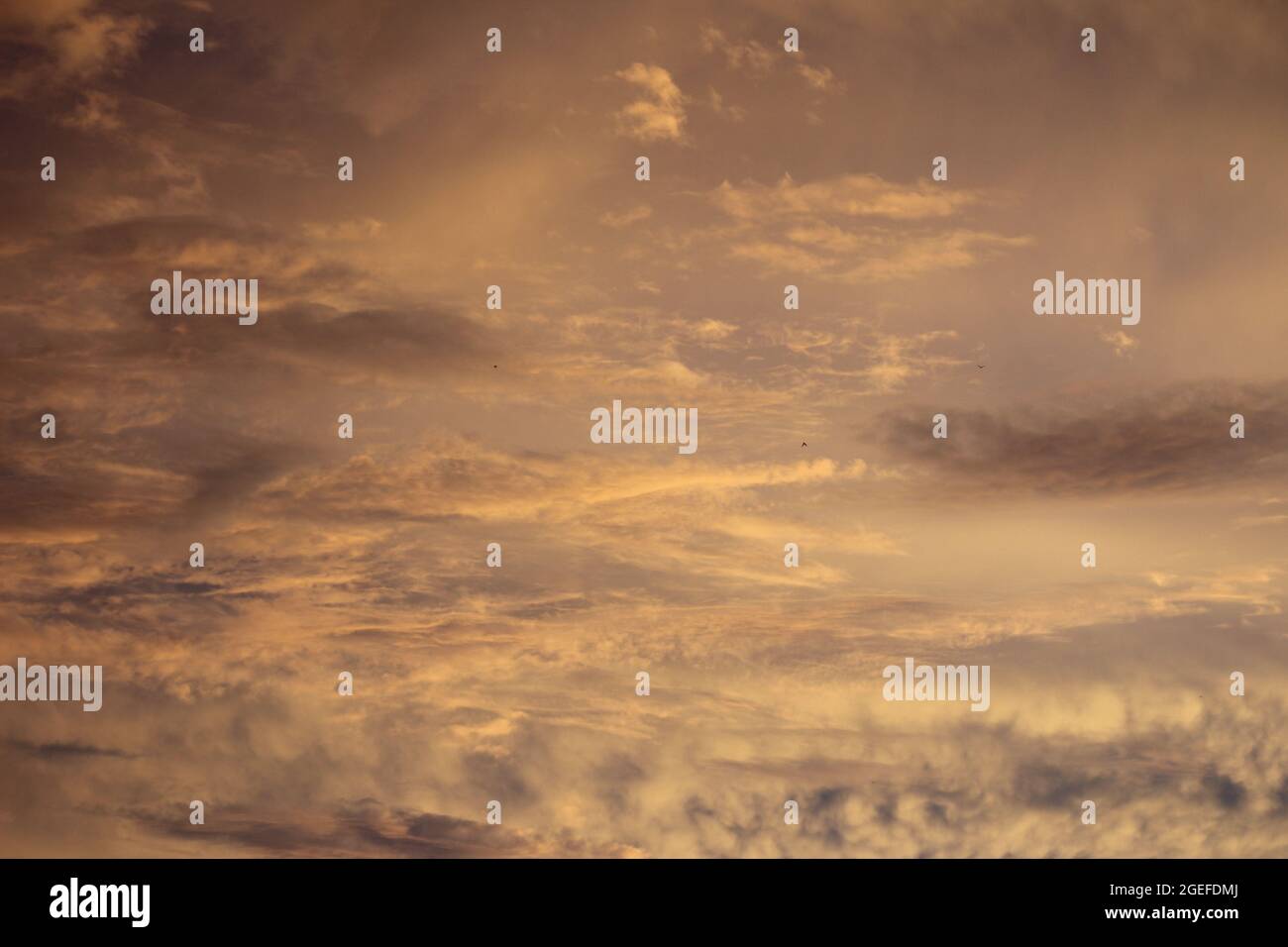 White clouds form above hi-res stock photography and images - Alamy