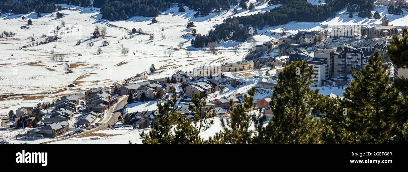 FRANCE, PYRENEES-ORIENTALES (66) LES ANGLES SKI RESORT. CLOS DES ...