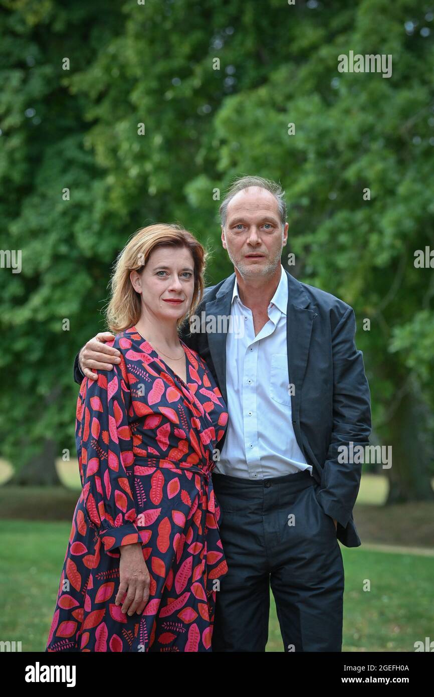 Caroline peters 2021 hi-res stock photography and images - Alamy