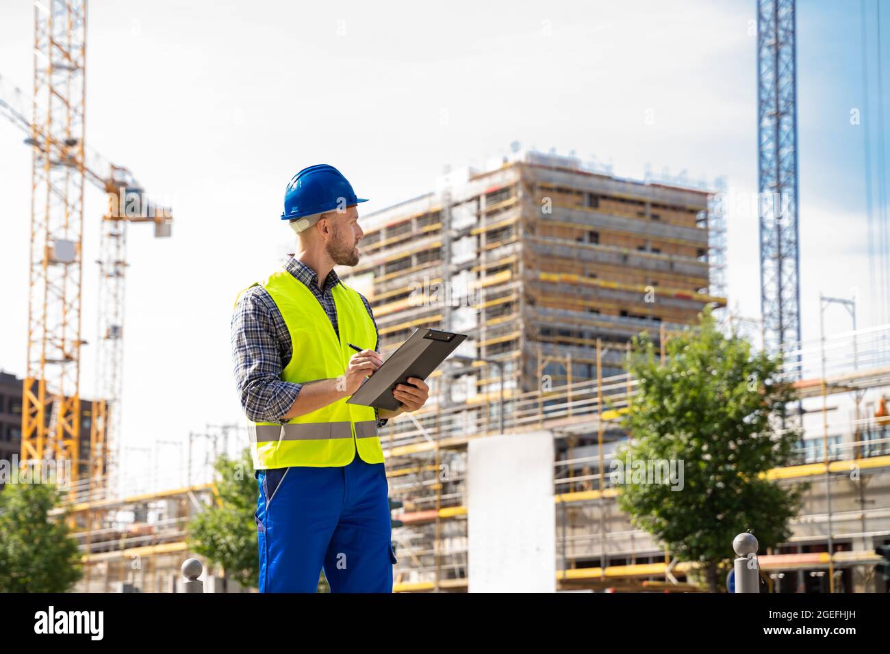 Engineer inspector hi-res stock photography and images - Alamy
