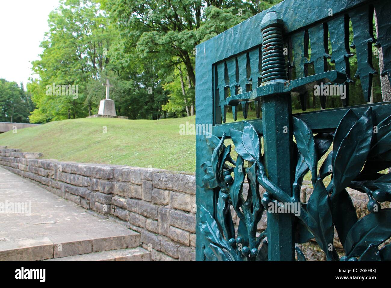 Sword bayonets hi-res stock photography and images - Alamy