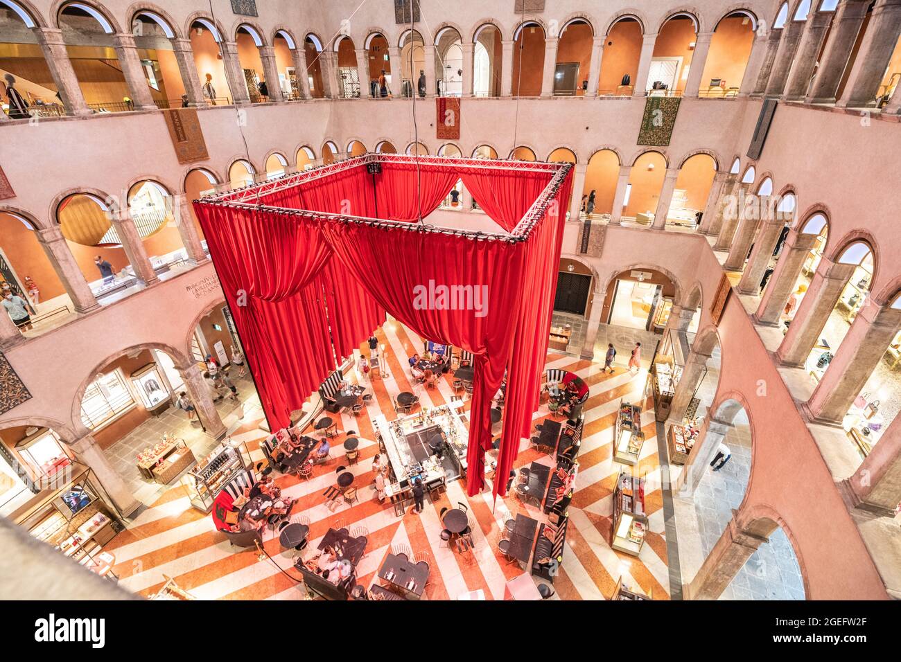 Merchants hall department store hi-res stock photography and images - Alamy