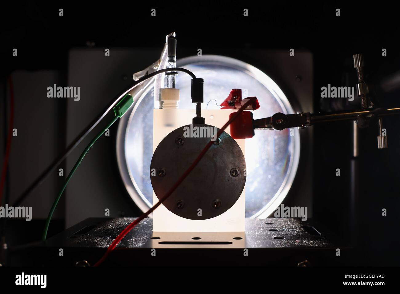 Ellipsometer hi-res stock photography and images - Alamy