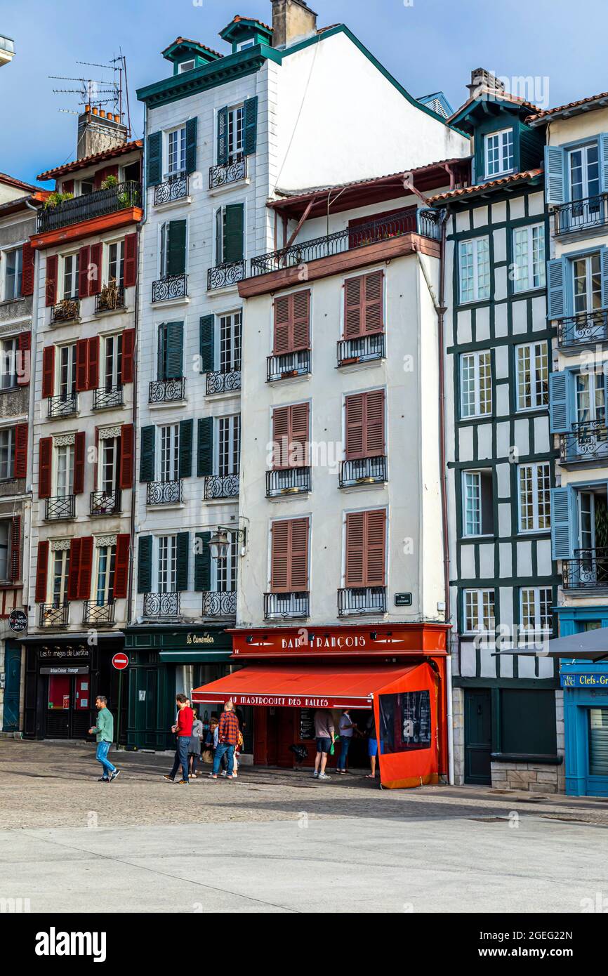 Bayonne (south western France): typical colorful building facades of ...