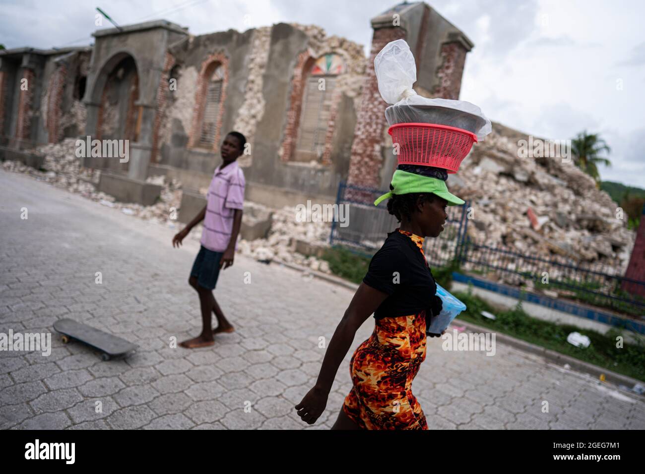 Earthquake haiti 2021 building hi-res stock photography and images - Alamy