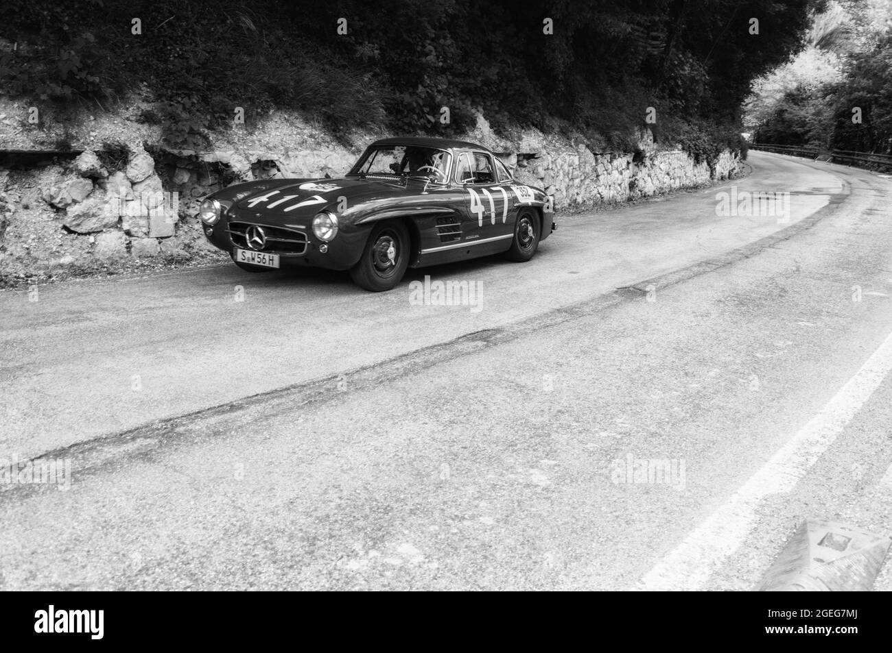 Vintage car may 2019 Black and White Stock Photos & Images - Alamy