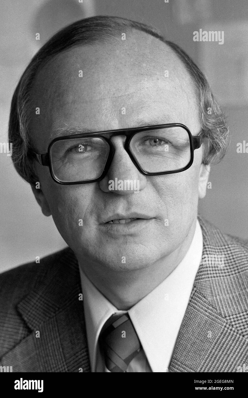 Friedrich NOWOTTNY, journalist, correspondent, later WDR director ...