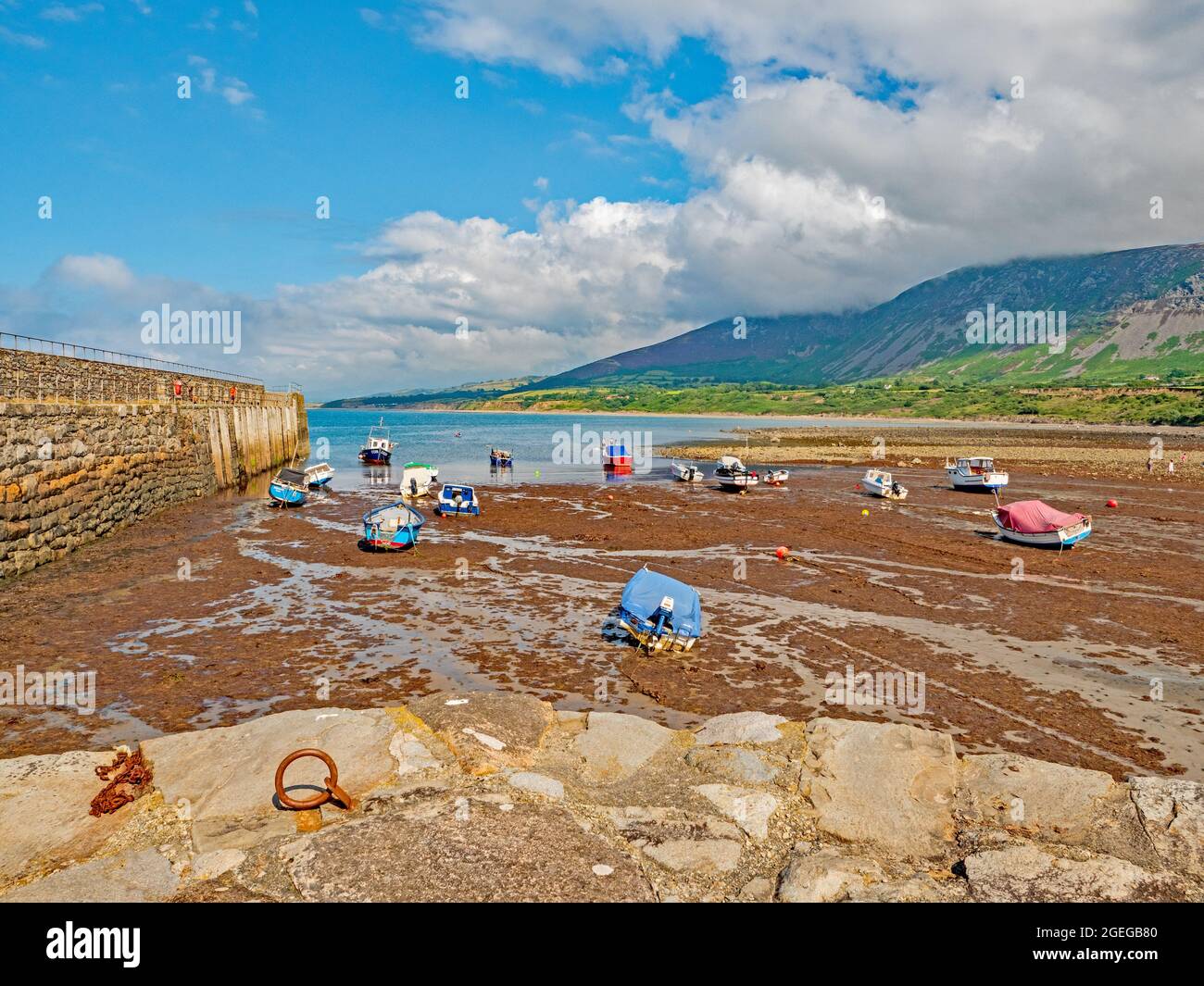 Trefor harbour hi-res stock photography and images - Alamy