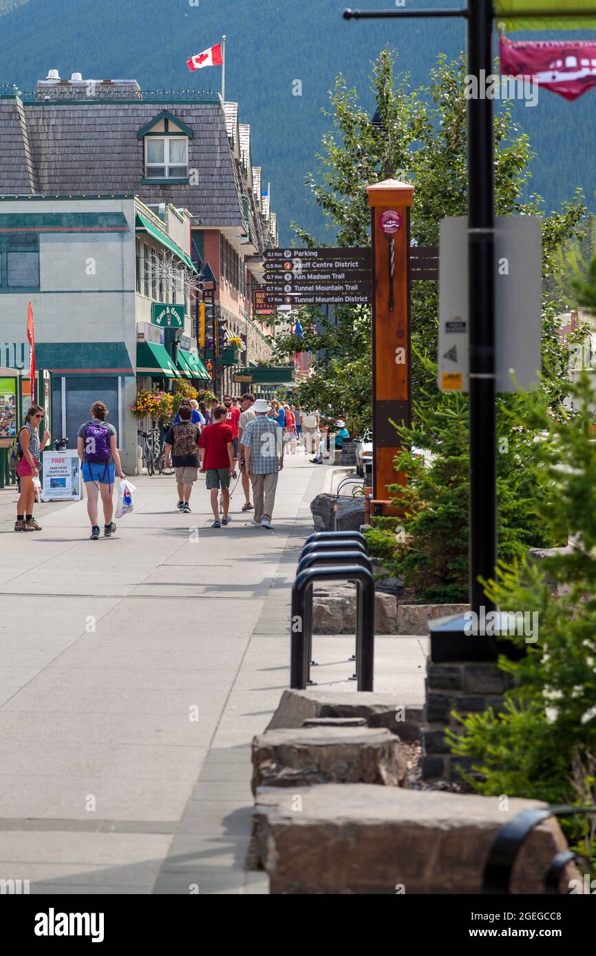 Banff avenue downtown banff hi-res stock photography and images - Alamy