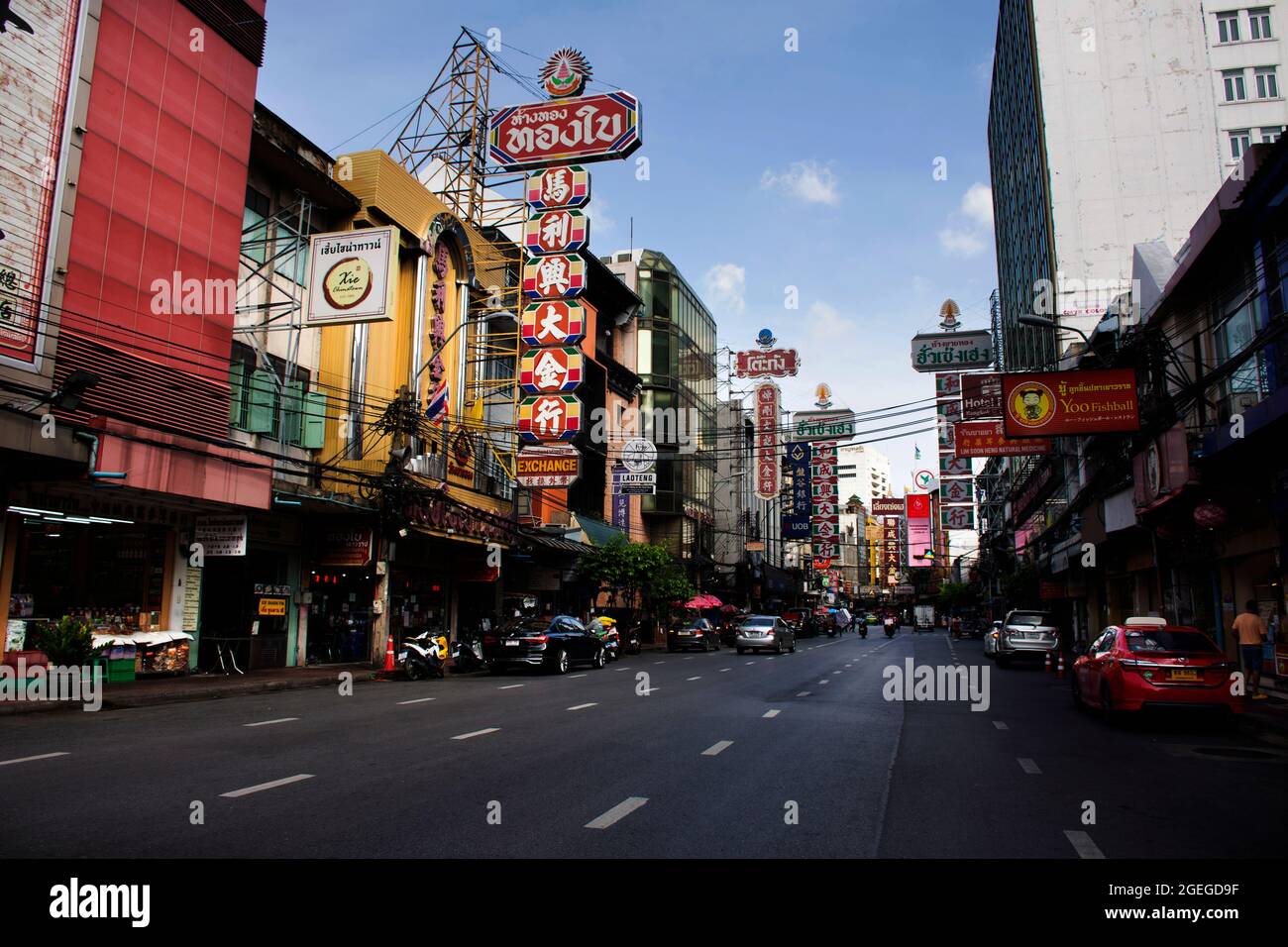 Landscape cityscape Yaowarat chinatown and building antique market ...