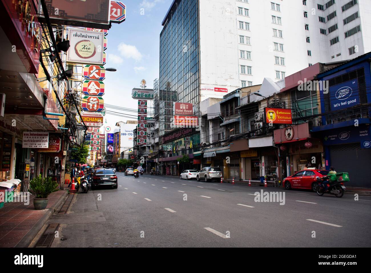Landscape cityscape Yaowarat chinatown and building antique market ...