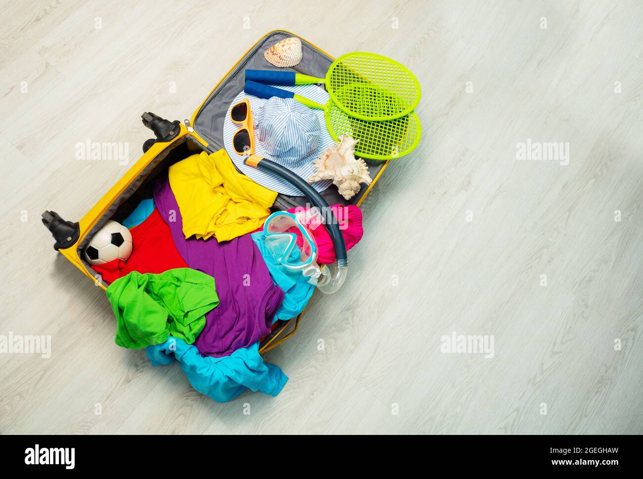 Hand luggage suitcase hi-res stock photography and images - Alamy