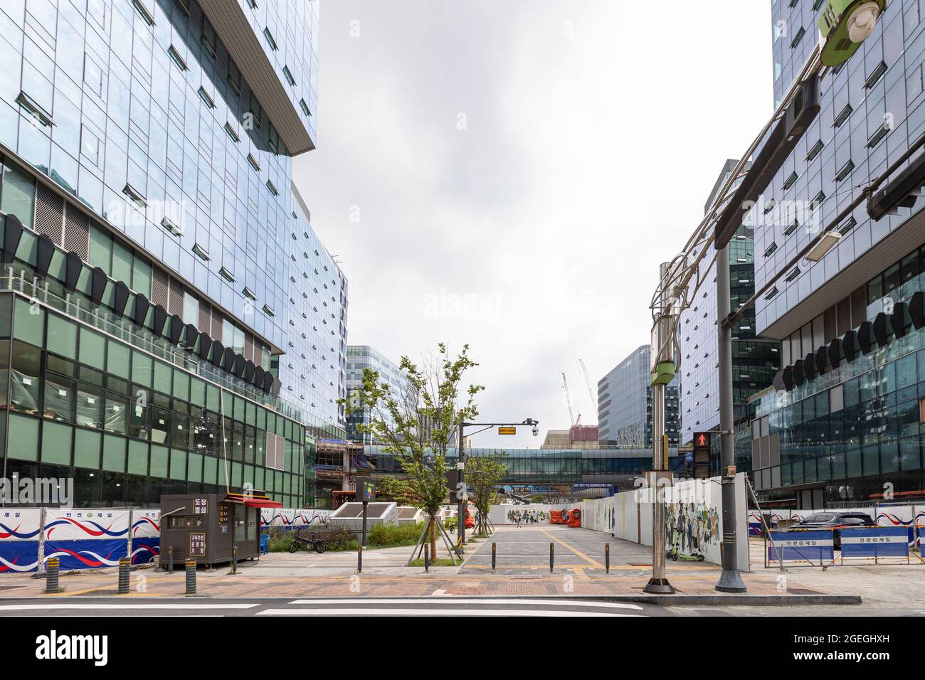 Subway Pangyo Station in Seongnam-si, Korea Stock Photo - Alamy Subway Pangyo Station in Seongnam-si, Korea Stock Photo - Alamy