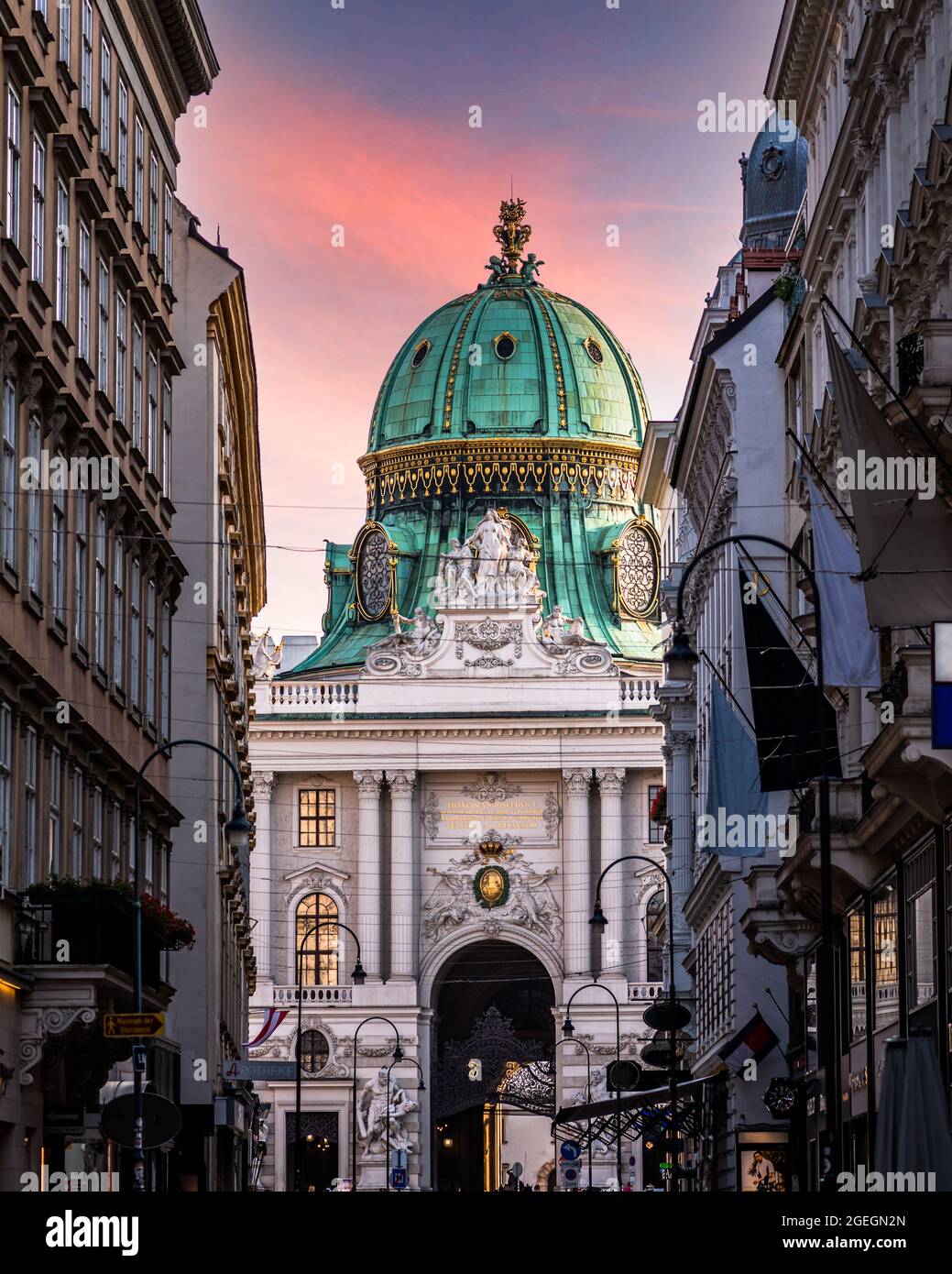 The cathedral building hi-res stock photography and images - Alamy