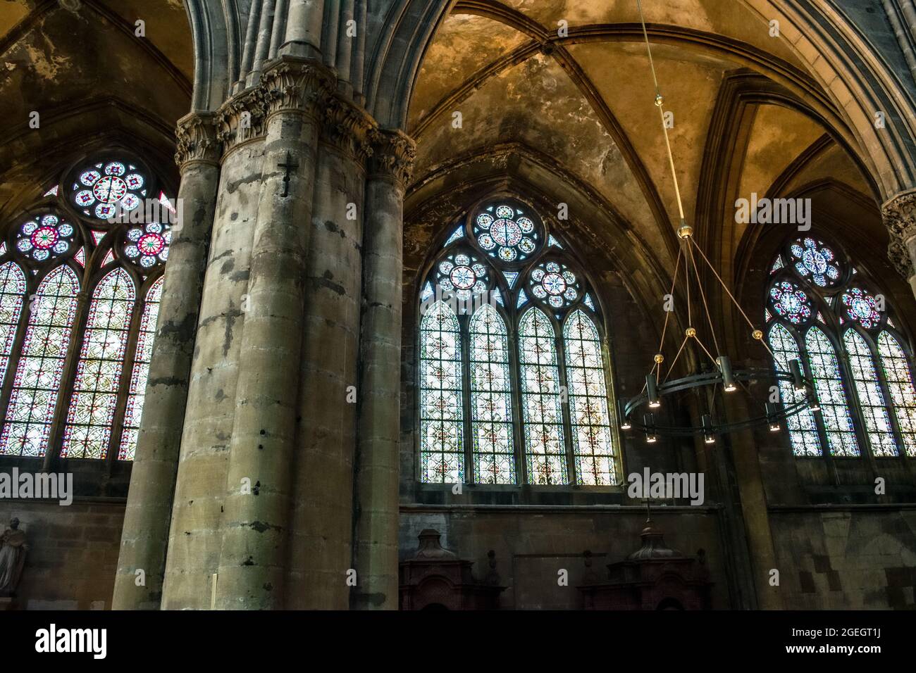 Arches and windows of Saint Stephen Cathedral of Metz Stock Photo - Alamy