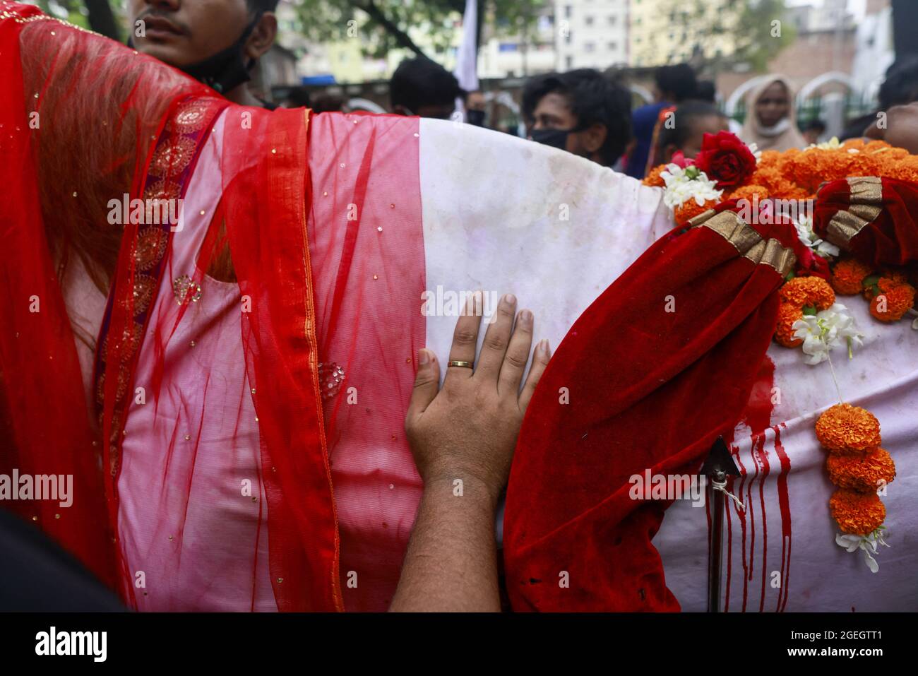 Dhaka, Bangladesh. 20th Aug, 2021. Bangladeshi Shia Muslims have ...