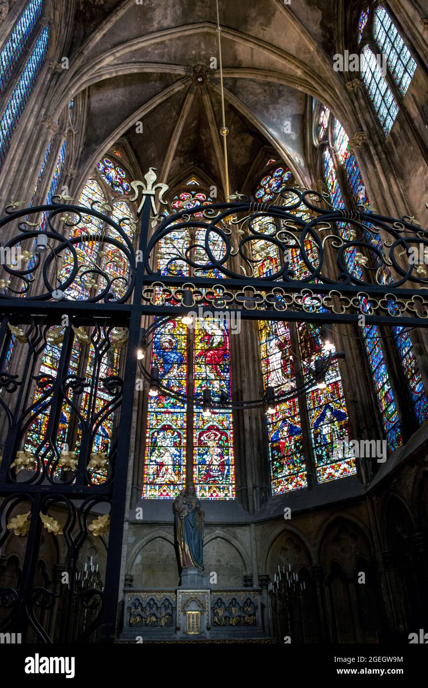 Interior of Saint Stephen Cathedral of of Metz Stock Photo - Alamy