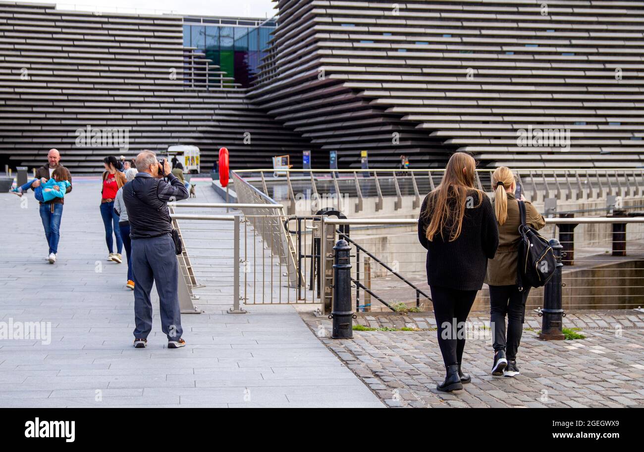 Victorian dundee hi-res stock photography and images - Alamy