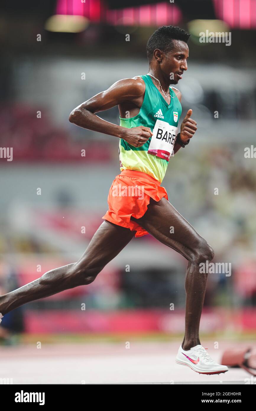 Selemon Barega running in the 10,000 meters of the Tokyo 2020 Olympic ...