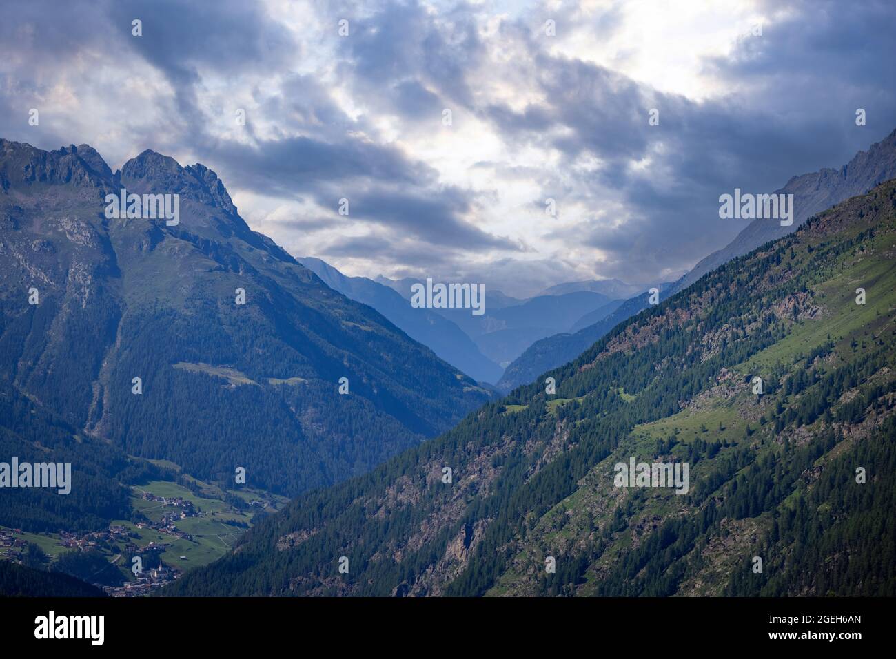 Amazing scenery and typical landscape in Austria - the Austrian Alps ...