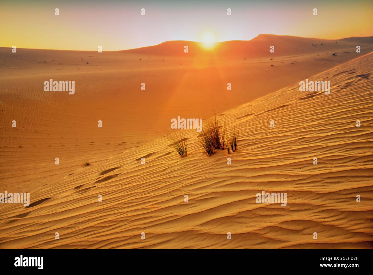 Desert sunset hi-res stock photography and images - Alamy