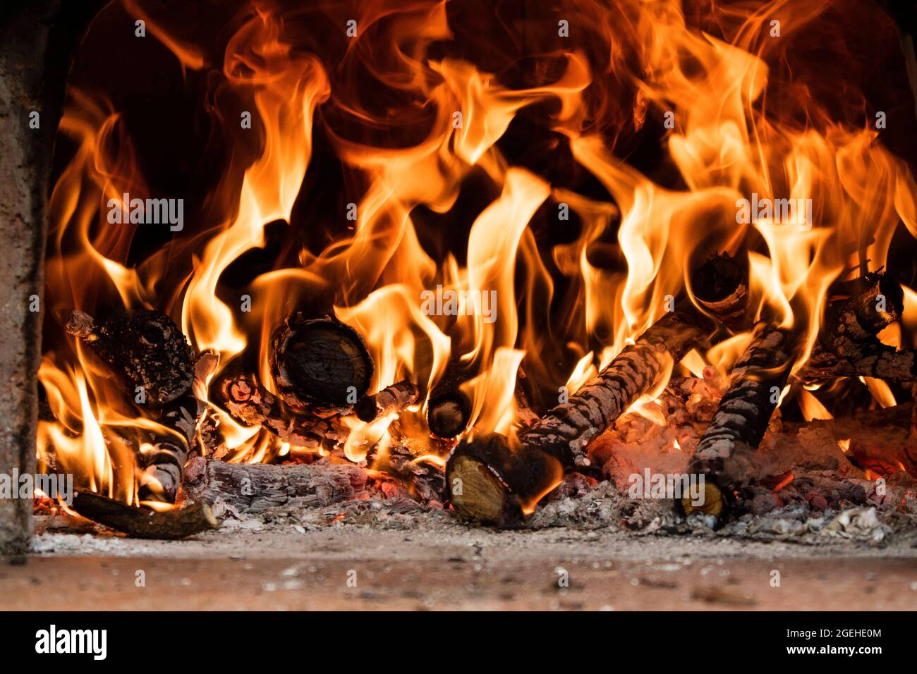 Flame inside oven hi-res stock photography and images - Alamy