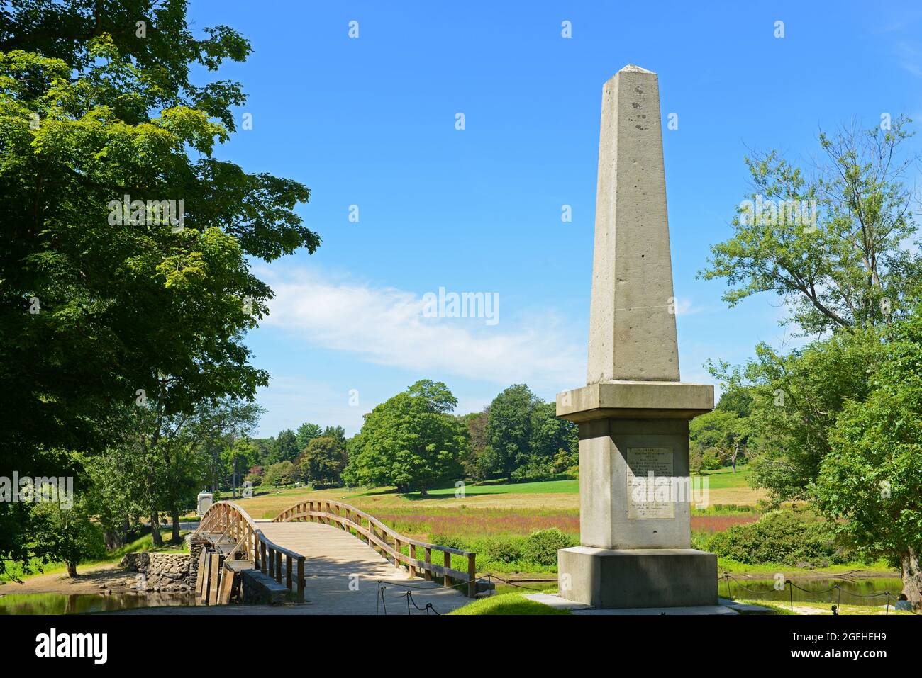 Historic Memorial obelisk in Old North Bridge park in Minute Man ...