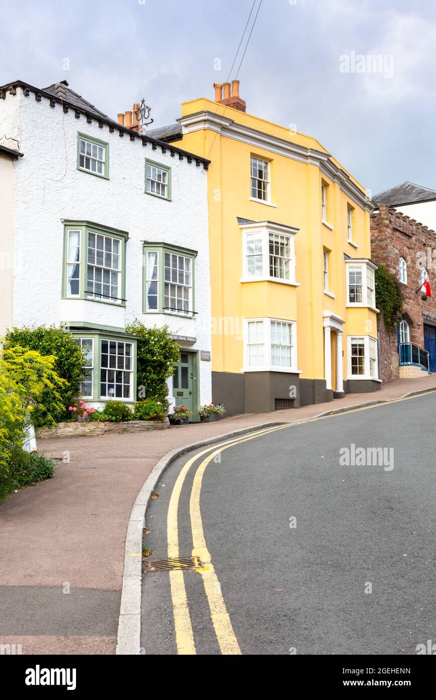 English street houses hi-res stock photography and images - Alamy