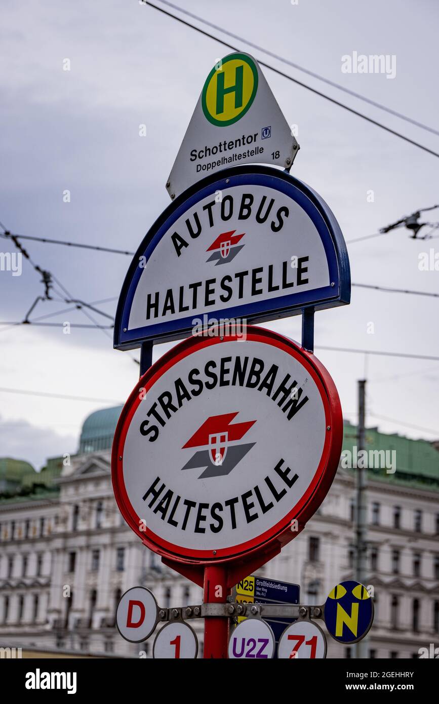 Bus stop sign isolated icon hi-res stock photography and images - Alamy