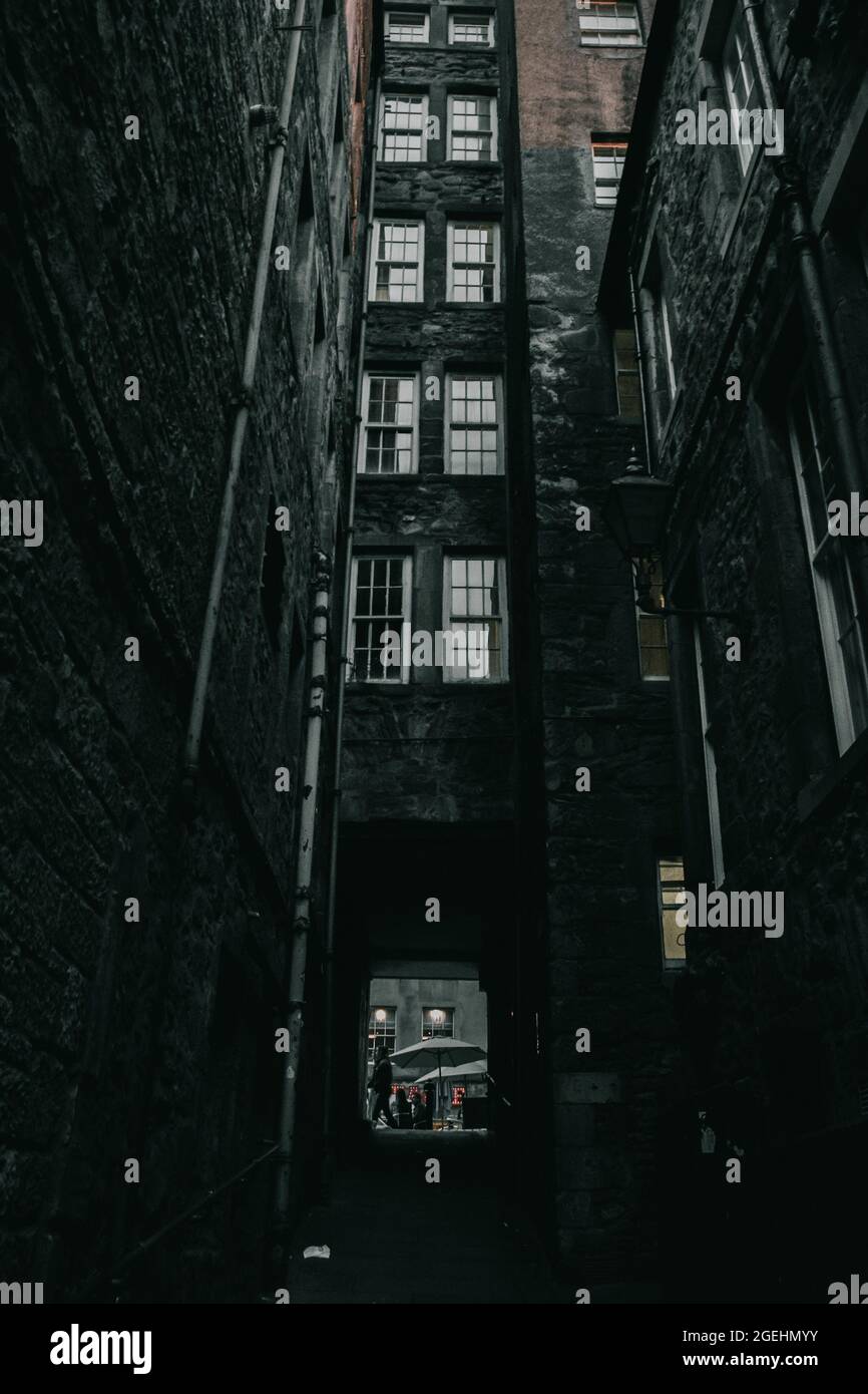 Dark city building background hi-res stock photography and images - Alamy