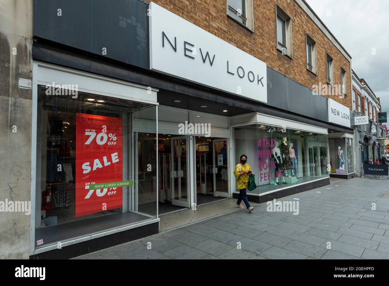 Harrow on the hill shopping hi-res stock photography and images - Alamy