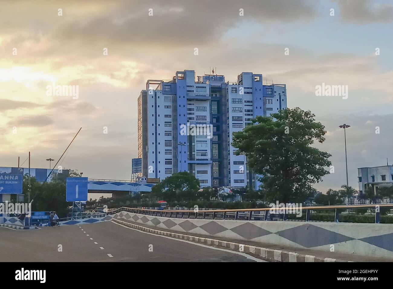 New secretariat building kolkata hi-res stock photography and images ...