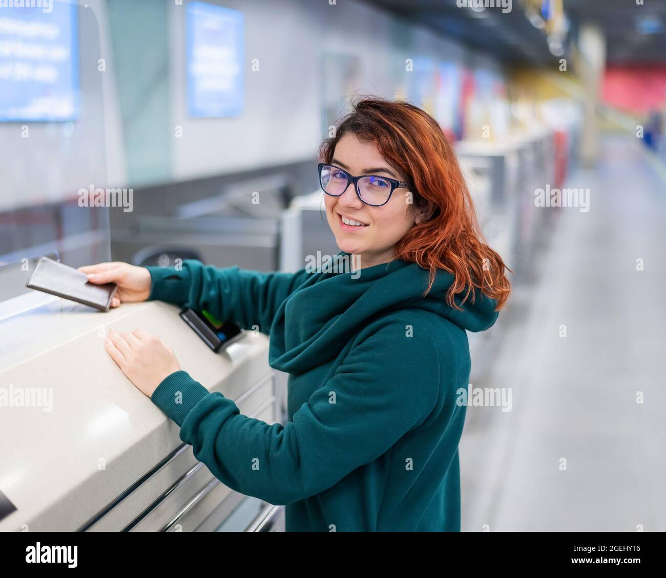 Ticket counter airplane hi-res stock photography and images - Alamy