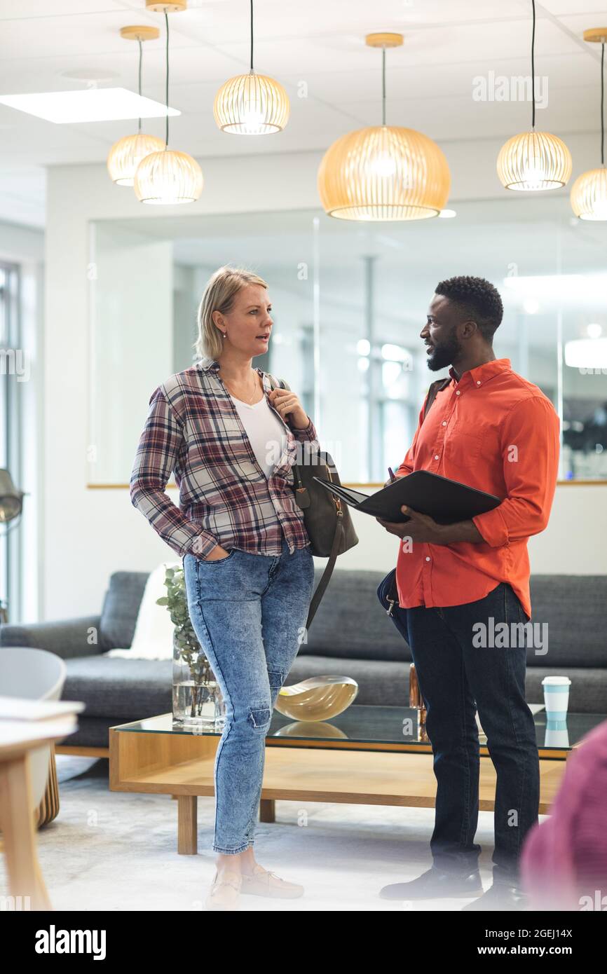 Discussion area hi-res stock photography and images - Alamy