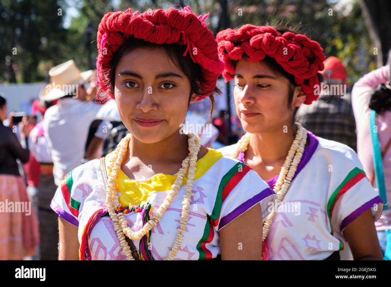 Mexican folk dancing hi-res stock photography and images - Alamy