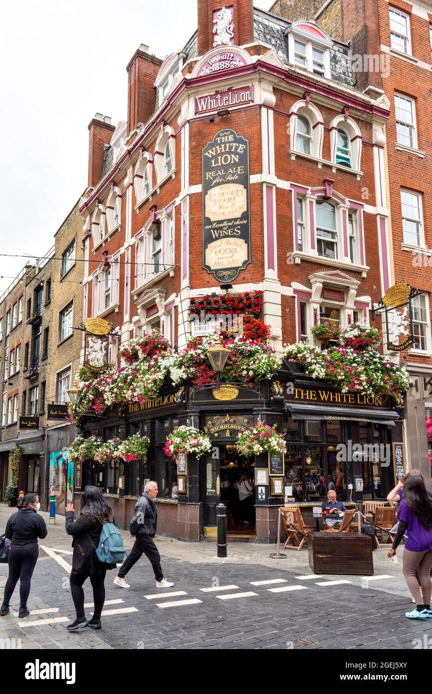 LONDON COVENT GARDEN FLOWERS ON THE WHITE LION PUB IN FLORAL STREET ...